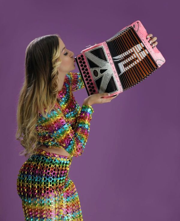 Danibel Breton "The Barbie of the Accordion in the Dominican Republic ...
